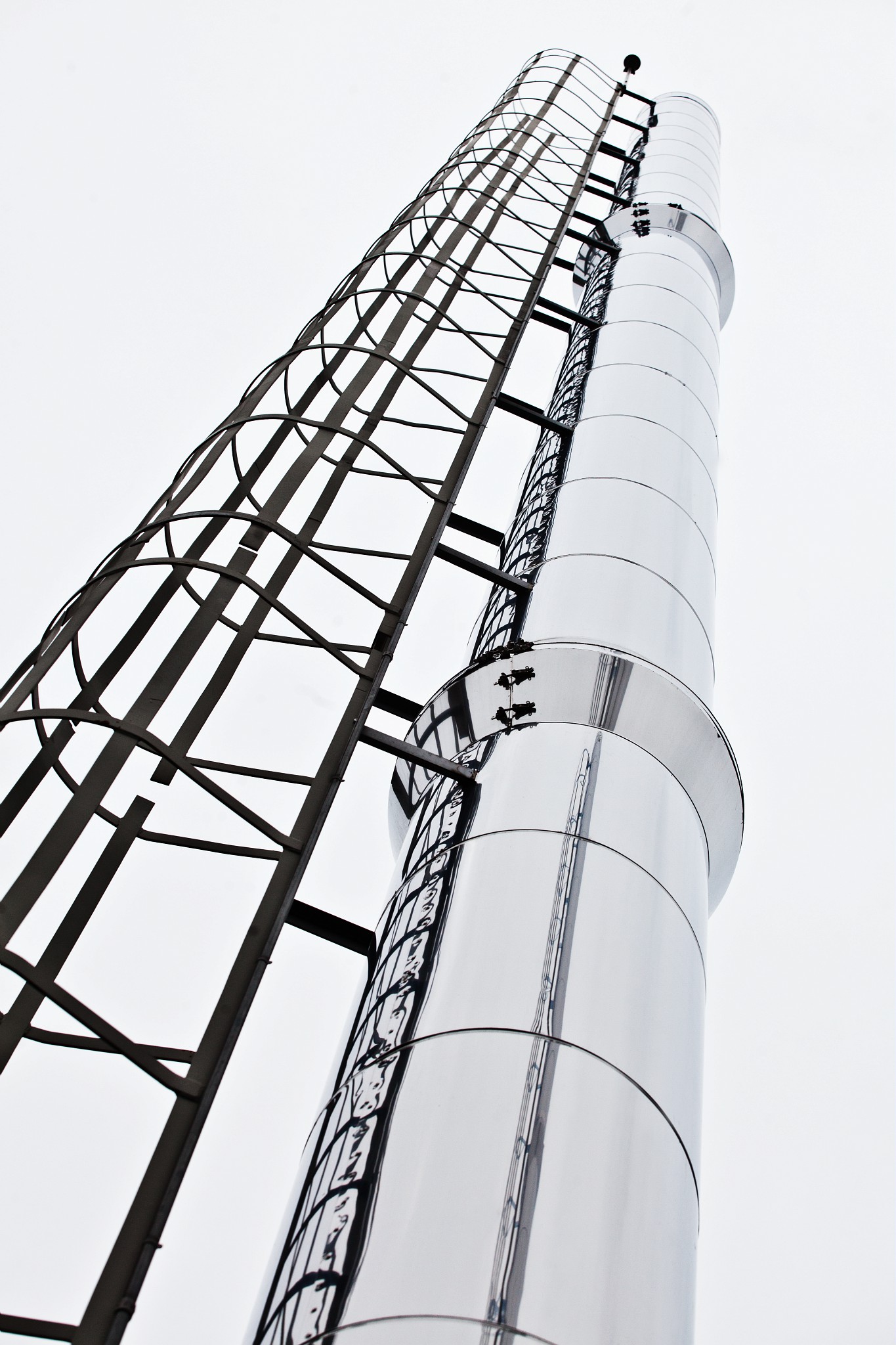 Sphering Group : innovative high-quality chimney and ventilation systems